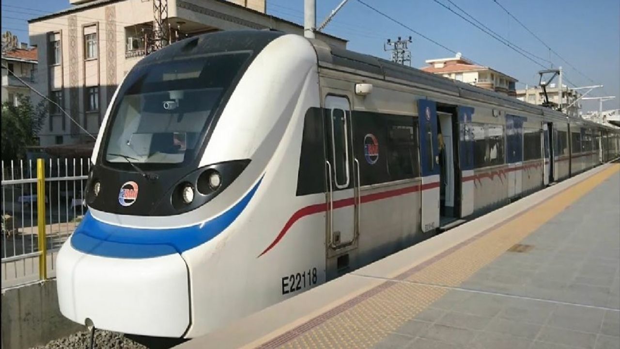 İzmir'de İntihar Vakası! Konak Metro İstasyonunda Bir Kişi İntihar Etti! - Balıkesir Haberleri